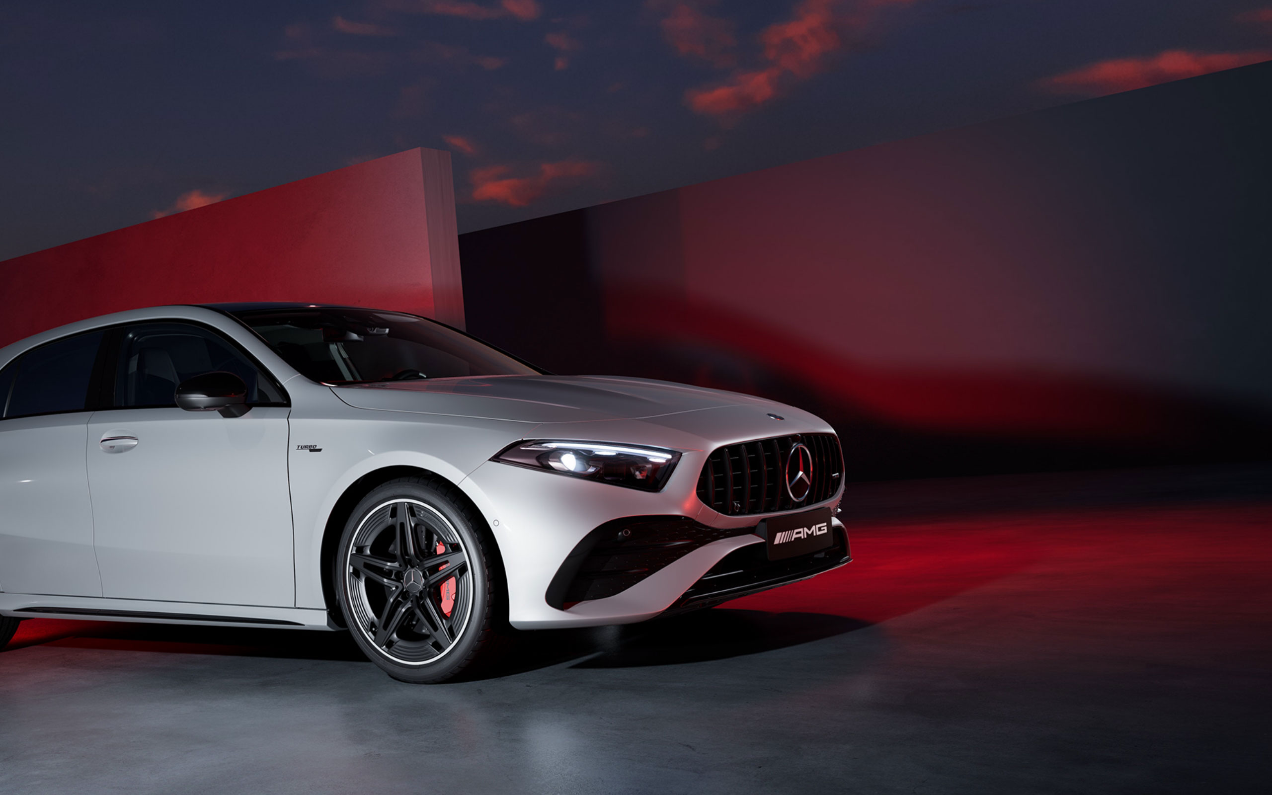 梅赛德斯-AMG A 35 4MATIC
