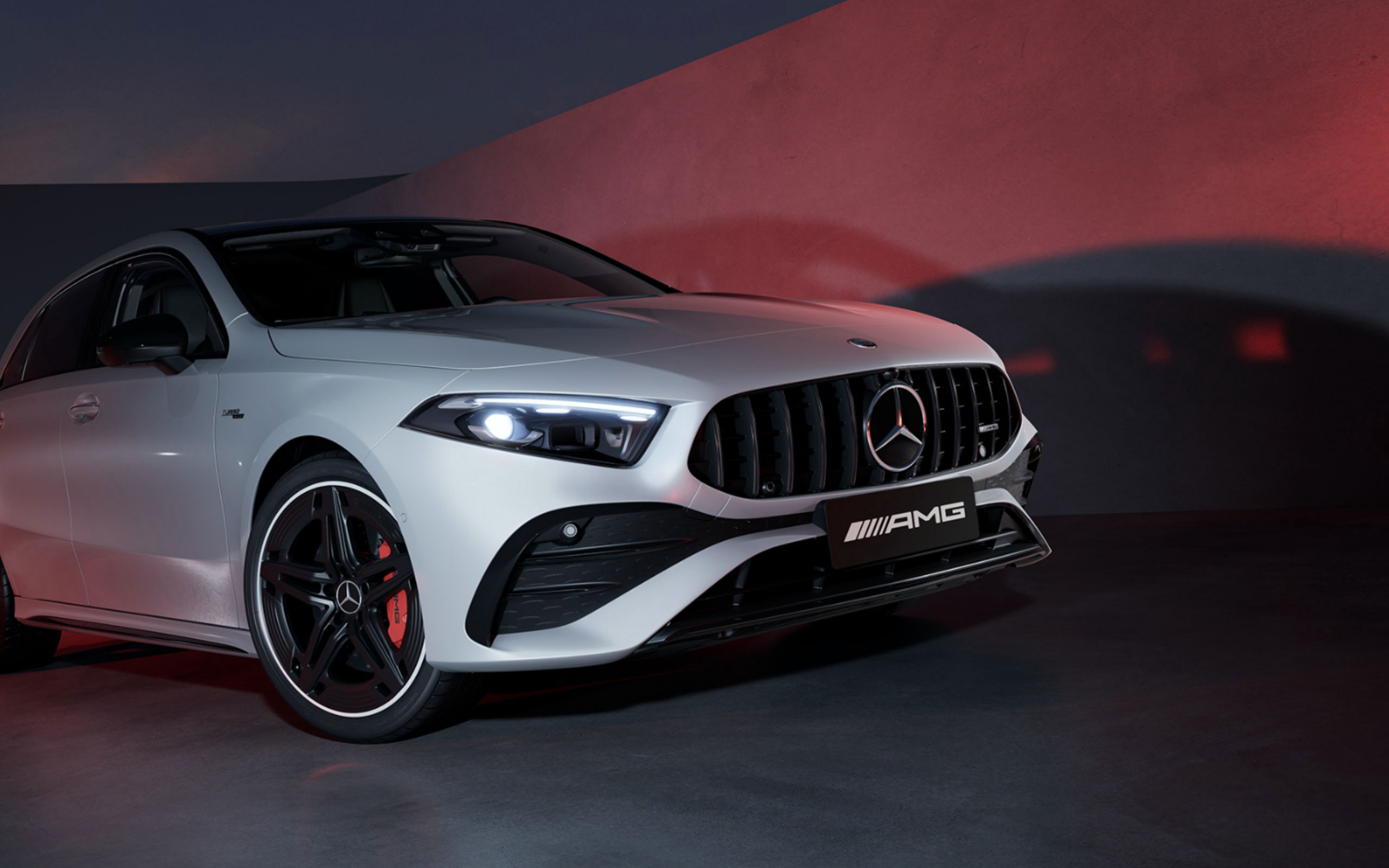 梅赛德斯-AMG A 35 4MATIC