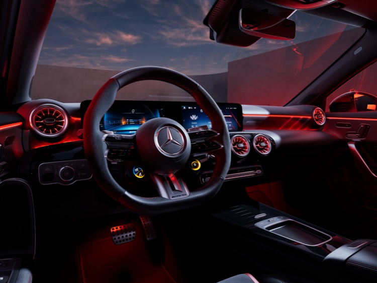 梅赛德斯-AMG A 35 4MATIC